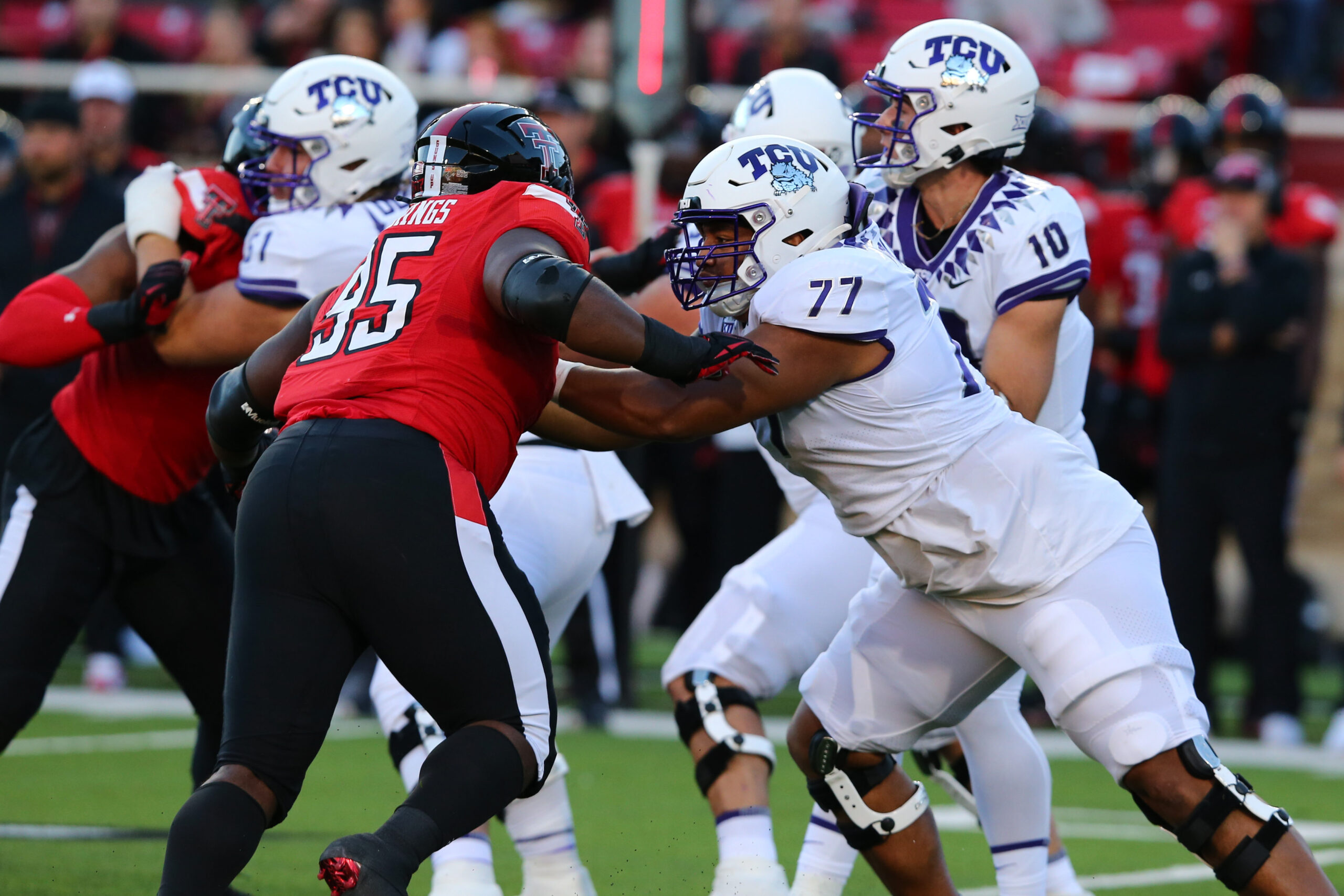 Vikings Sign All-Star Defender